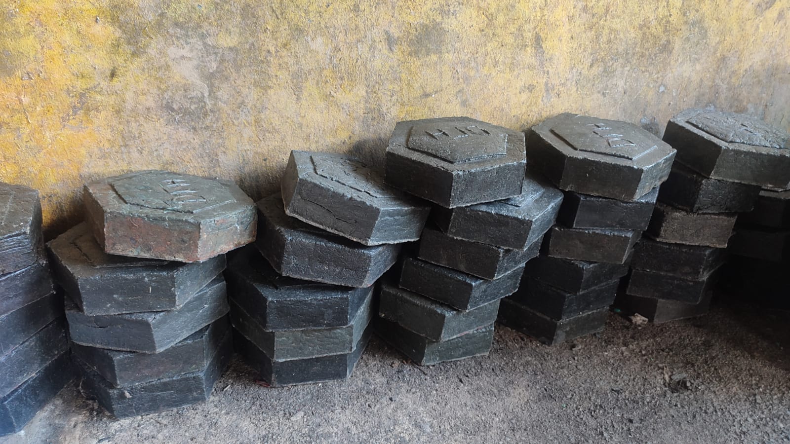 Mengolah Sampah Plastik Menjadi Paving Blok, Solusi Inovatif